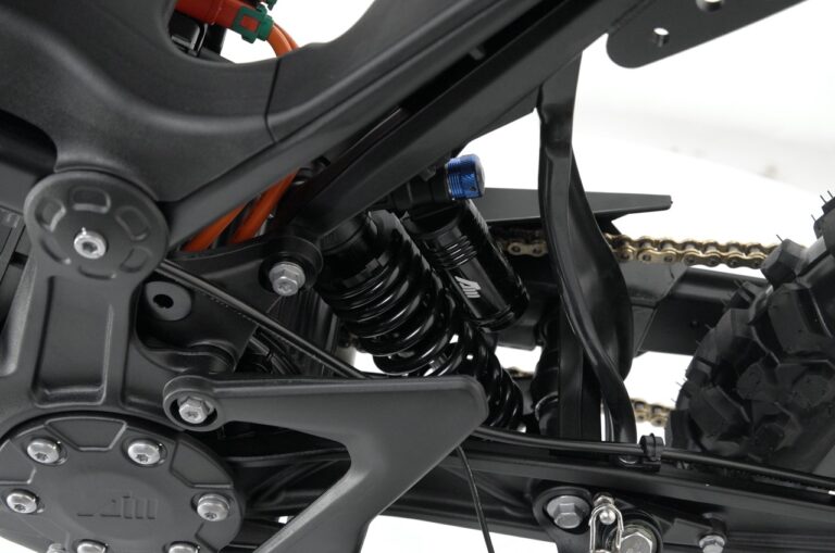 Apollo RFN Ares Rally Pro 2025 / L1e - DMX BIKES