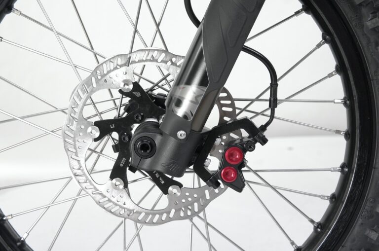 Apollo RFN Ares Rally Pro 2025 / L1e - DMX BIKES