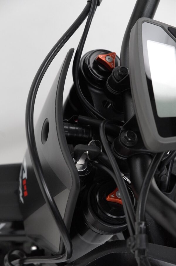 Apollo RFN Ares Rally Pro 2025 / L1e - DMX BIKES